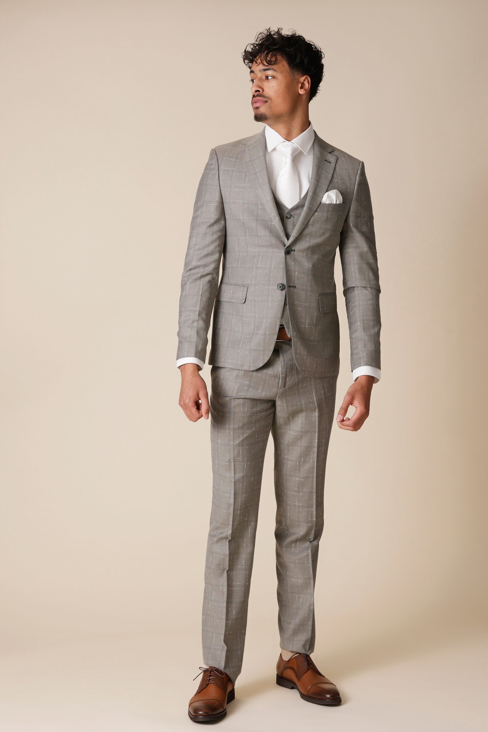 kostuum 3-delig € 275,- | New Bassy's Fashion